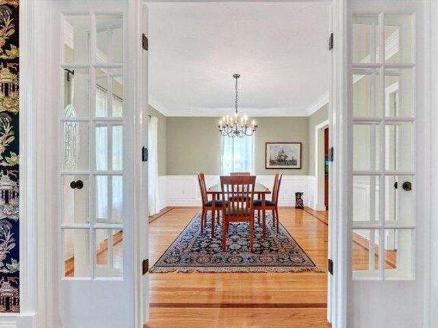 house with 5 bedroom, Westwood MA ES105107144