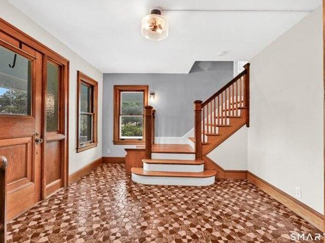 house with 5 bedroom, Wethersfield CT ES105175265