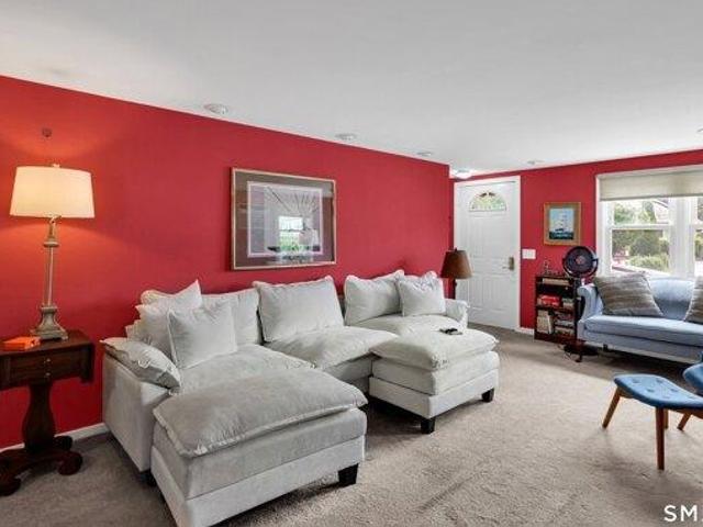 house with 5 bedroom, Wethersfield CT ES105256410