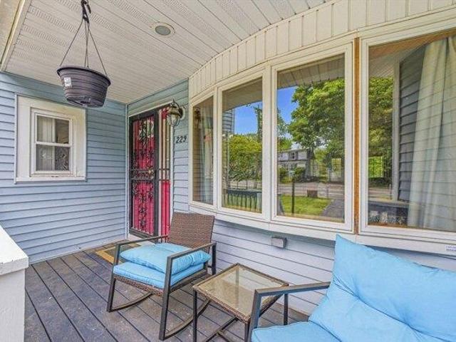 house with 5 bedroom, Weymouth MA ES103436520