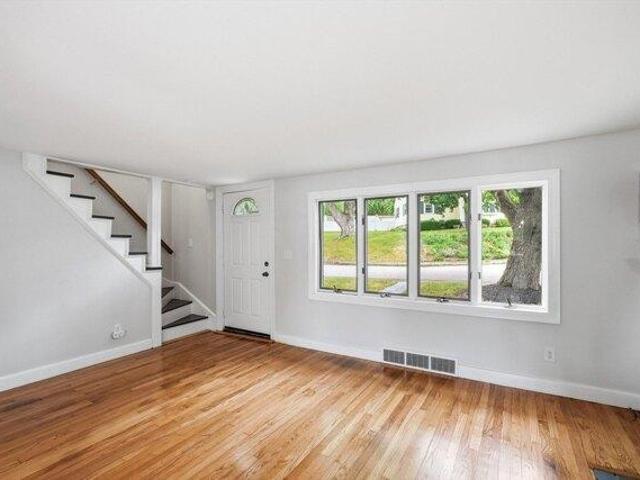 house with 5 bedroom, Weymouth MA ES105157211