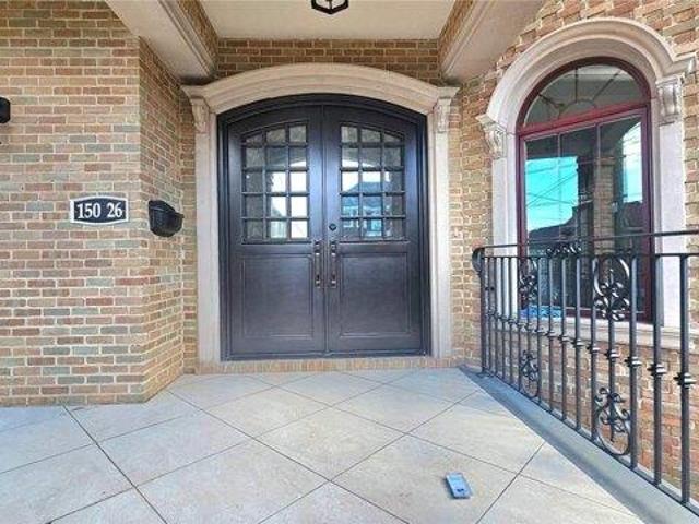 house with 5 bedroom, Whitestone NY DLS101802092