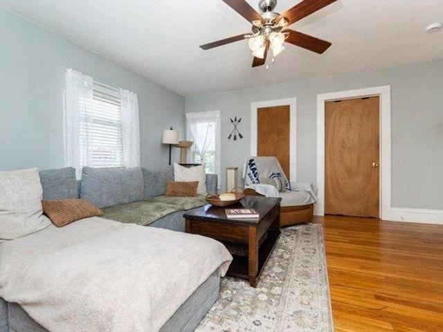 house with 5 bedroom, Whitman MA ES105113565