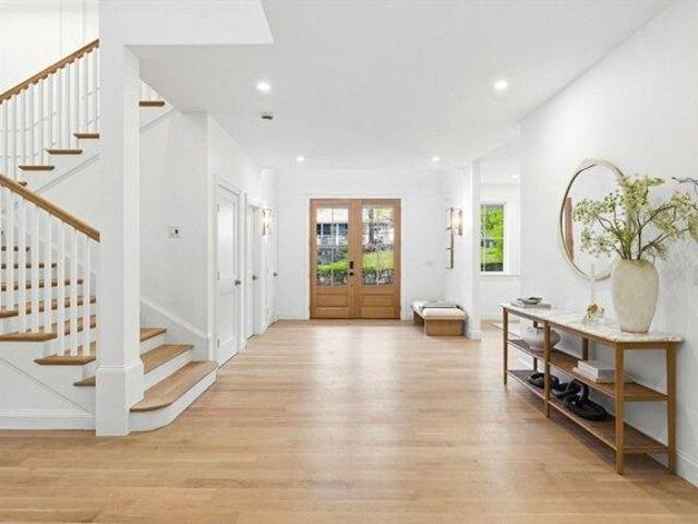 house with 5 bedroom, Winchester MA ES103220888