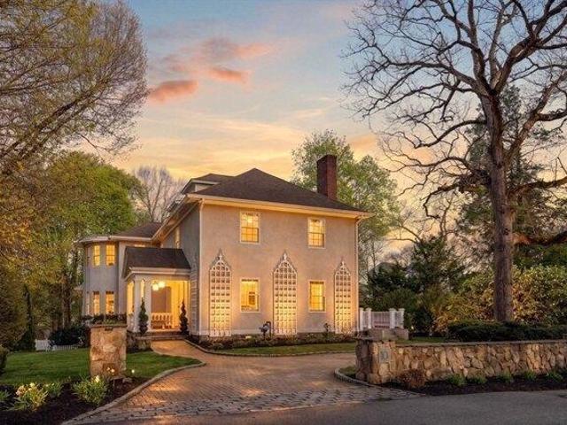 house with 5 bedroom, Winchester MA ES103809784