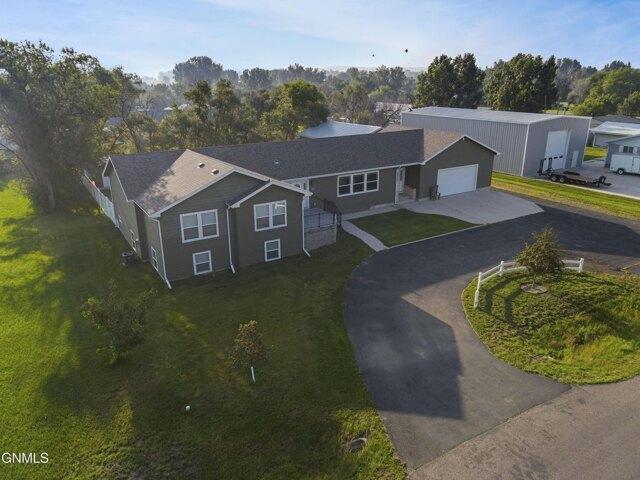 house with 5 bedroom, Williston ND DLS93170112