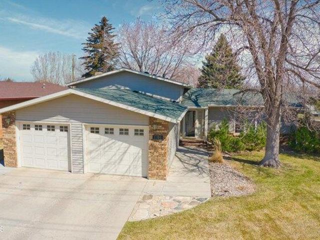 house with 5 bedroom, Williston ND DLS93196307