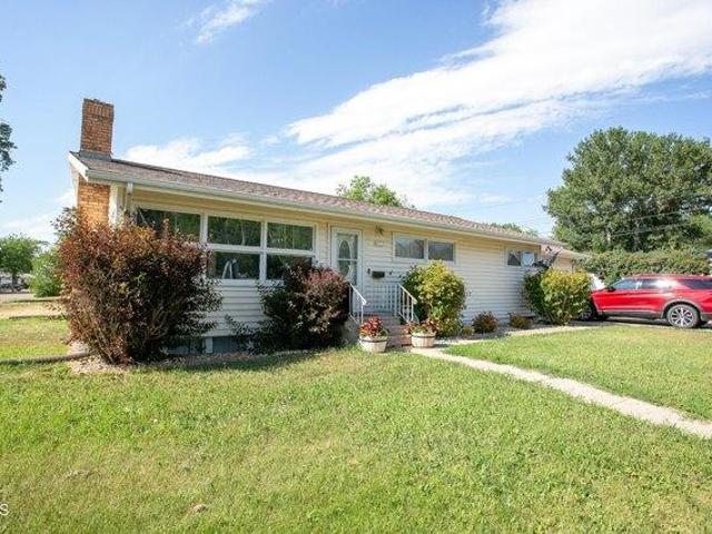 house with 5 bedroom, Williston ND DS93093508