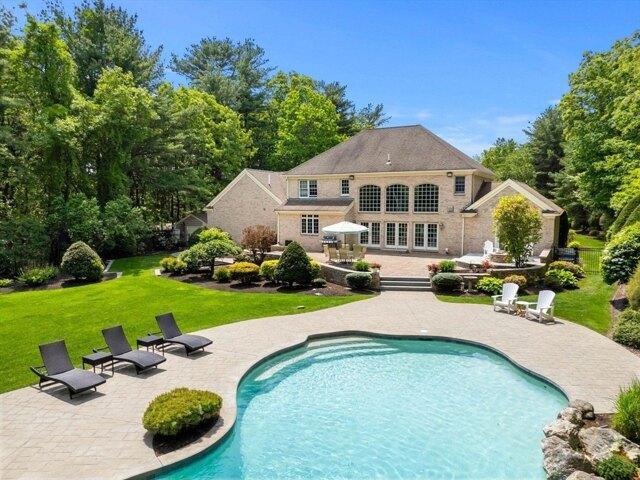 house with 5 bedroom, Wilmington MA ES102959578