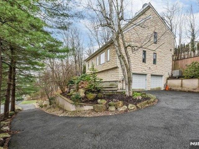 house with 5 bedroom, Woodcliff Lake NJ DS104411060