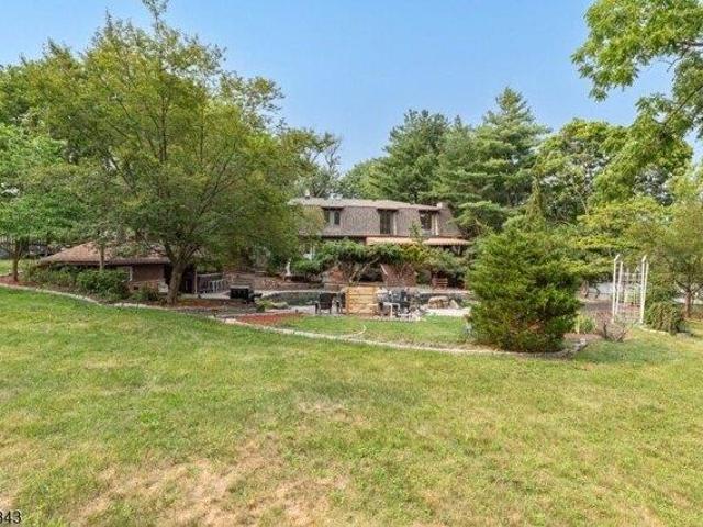house with 5 bedroom, Woodbridge NJ ES105123314