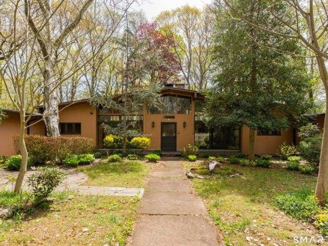 house with 5 bedroom, Woodbridge CT DLS102218469