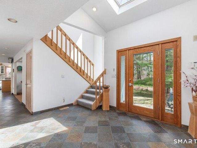house with 5 bedroom, Woodbridge CT DLS103071887