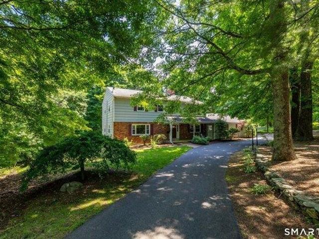 house with 5 bedroom, Woodbury CT ES104850404