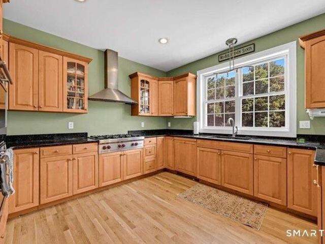 house with 5 bedroom, Woodbury CT ES105156863