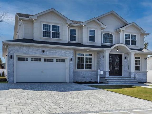 house with 5 bedroom, Woodbury NY DLS72692266