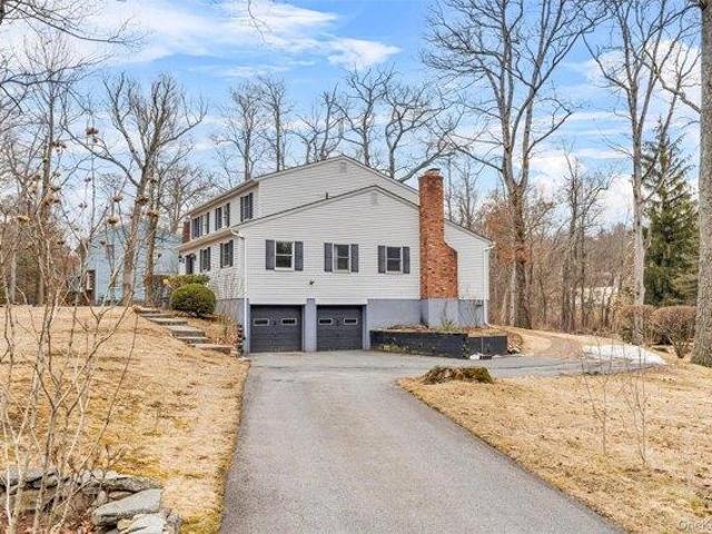 house with 5 bedroom, Woodbury NY DLS101800114