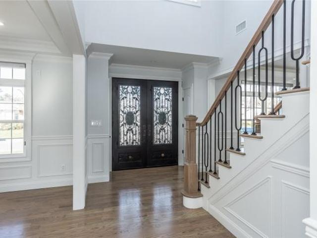 house with 5 bedroom, Woodbury NY ES72692266