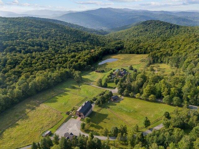 house with 5 bedroom, Woodstock VT ES104043934