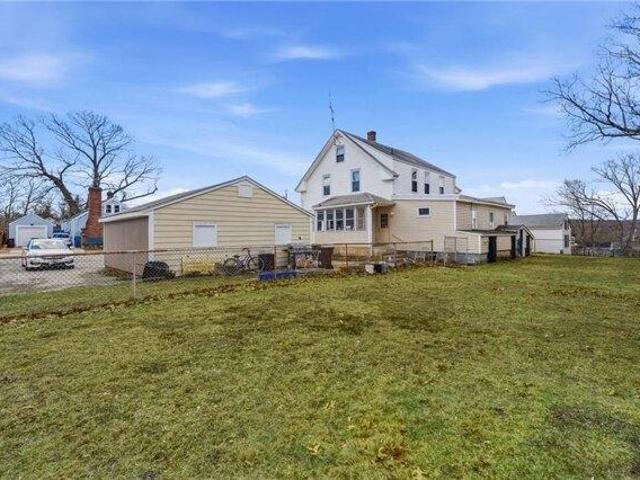 house with 5 bedroom, Woonsocket RI DLS102344488