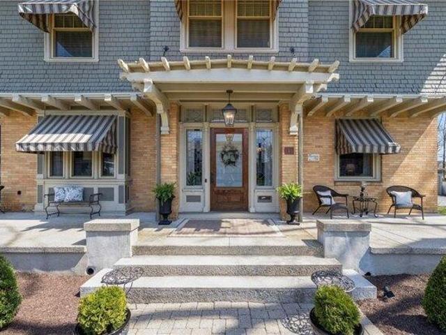 house with 5 bedroom, Woonsocket RI DS101895600