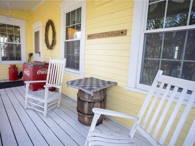house with 5 bedroom, Woonsocket RI DS102446694