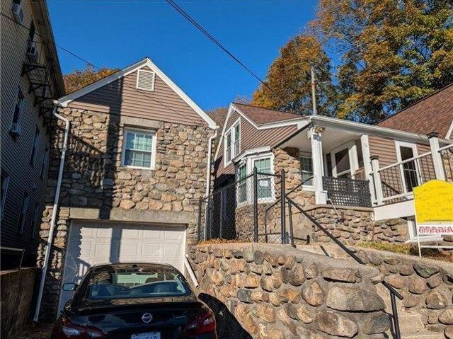 house with 5 bedroom, Woonsocket RI DS103075018