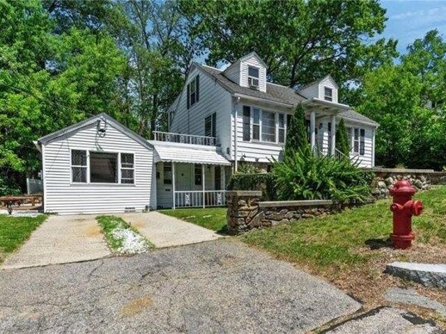house with 5 bedroom, Woonsocket RI DS103187786