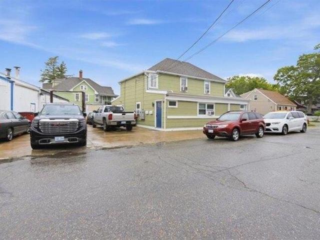 house with 5 bedroom, Woonsocket RI DS103442657