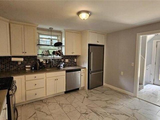 house with 5 bedroom, Woonsocket RI ES105141078