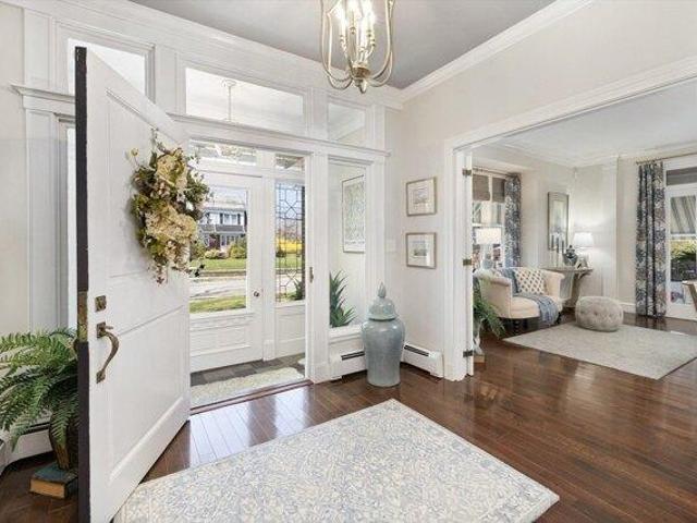 house with 5 bedroom, Woonsocket RI ES103161334