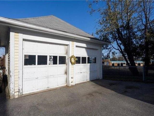 house with 5 bedroom, Woonsocket RI ES103250181
