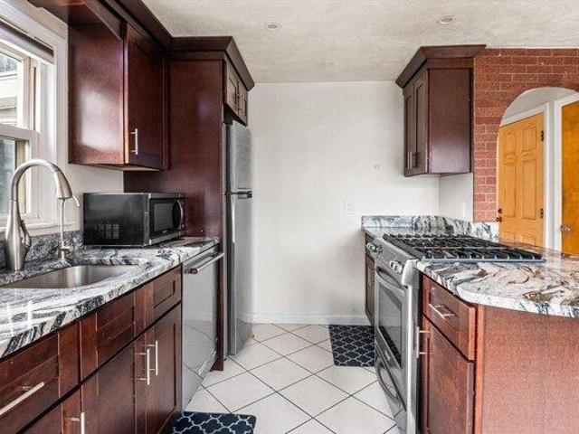 house with 5 bedroom, Woburn MA DS102585213