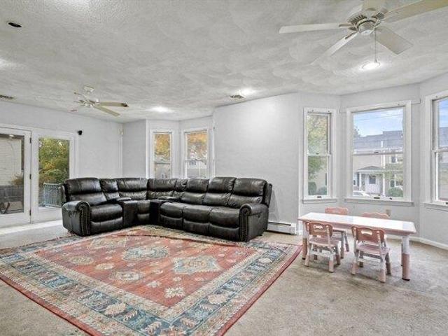 house with 5 bedroom, Woburn MA ES103498365