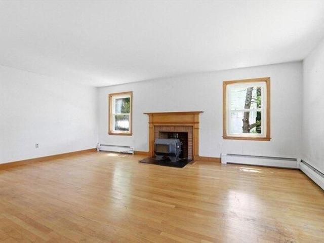 house with 5 bedroom, Woburn MA ES104010211