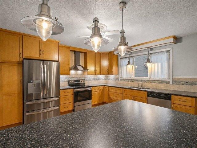 house with 5 bedroom, Woburn MA ES105040753