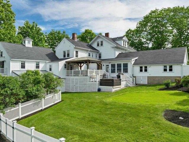 house with 5 bedroom, Wolfeboro NH ES105207382