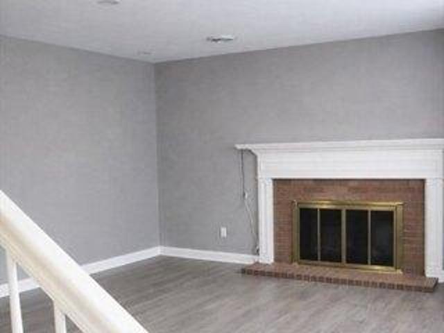 house with 5 bedroom, Worcester MA DLS102217889