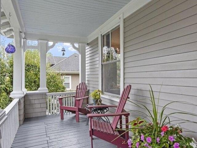 house with 5 bedroom, Worcester MA DLS102962121