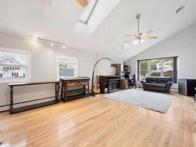house with 5 bedroom, Worcester MA ES103439902