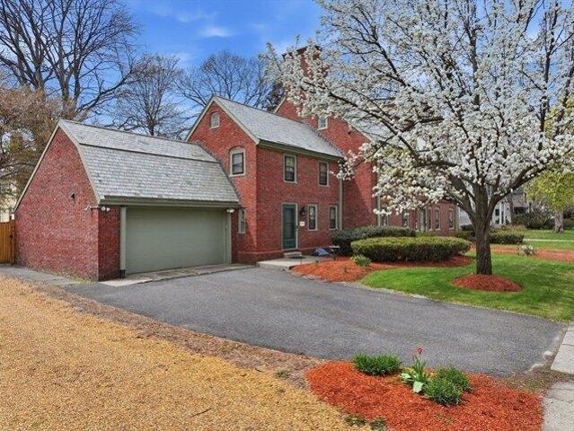 house with 5 bedroom, Worcester MA ES103020774