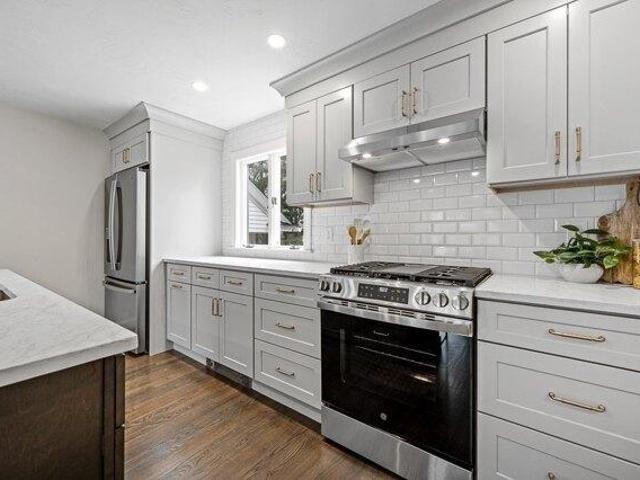 house with 5 bedroom, Worcester MA ES103073140