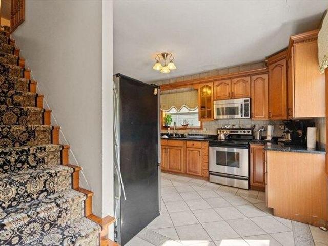 house with 5 bedroom, Worcester MA ES103223893
