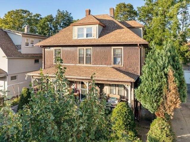 house with 5 bedroom, Worcester MA ES104477097