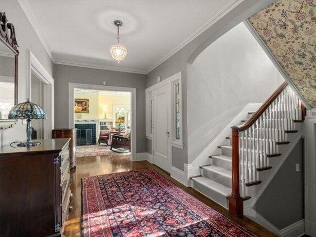 house with 5 bedroom, Worcester MA ES105292004