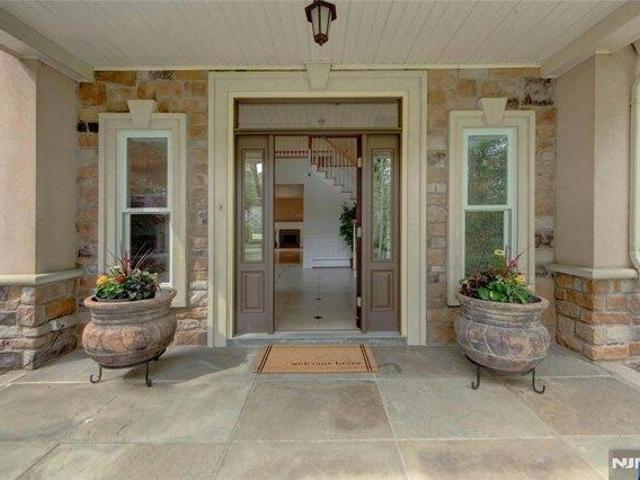house with 5 bedroom, Wyckoff NJ DLS102282551