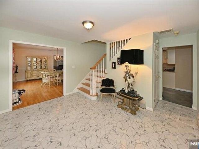 house with 5 bedroom, Wyckoff NJ DS104410316