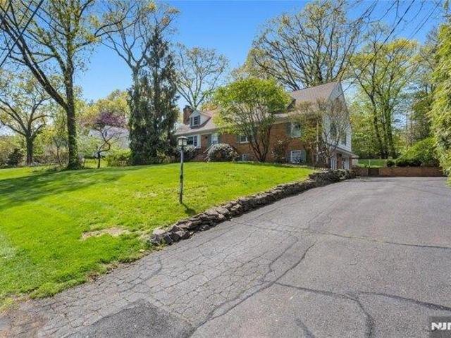 house with 5 bedroom, Wyckoff NJ DS102255834