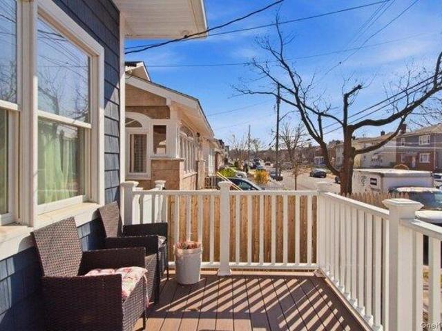 house with 5 bedroom, Yonkers NY DLS101780712