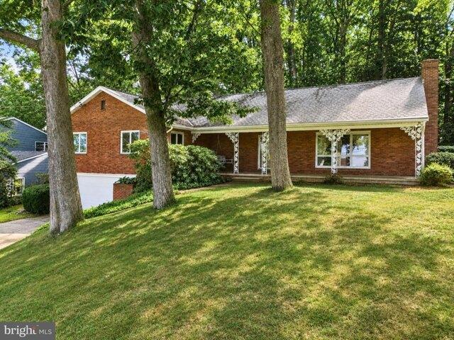 house with 5 bedroom, York PA ES104905849